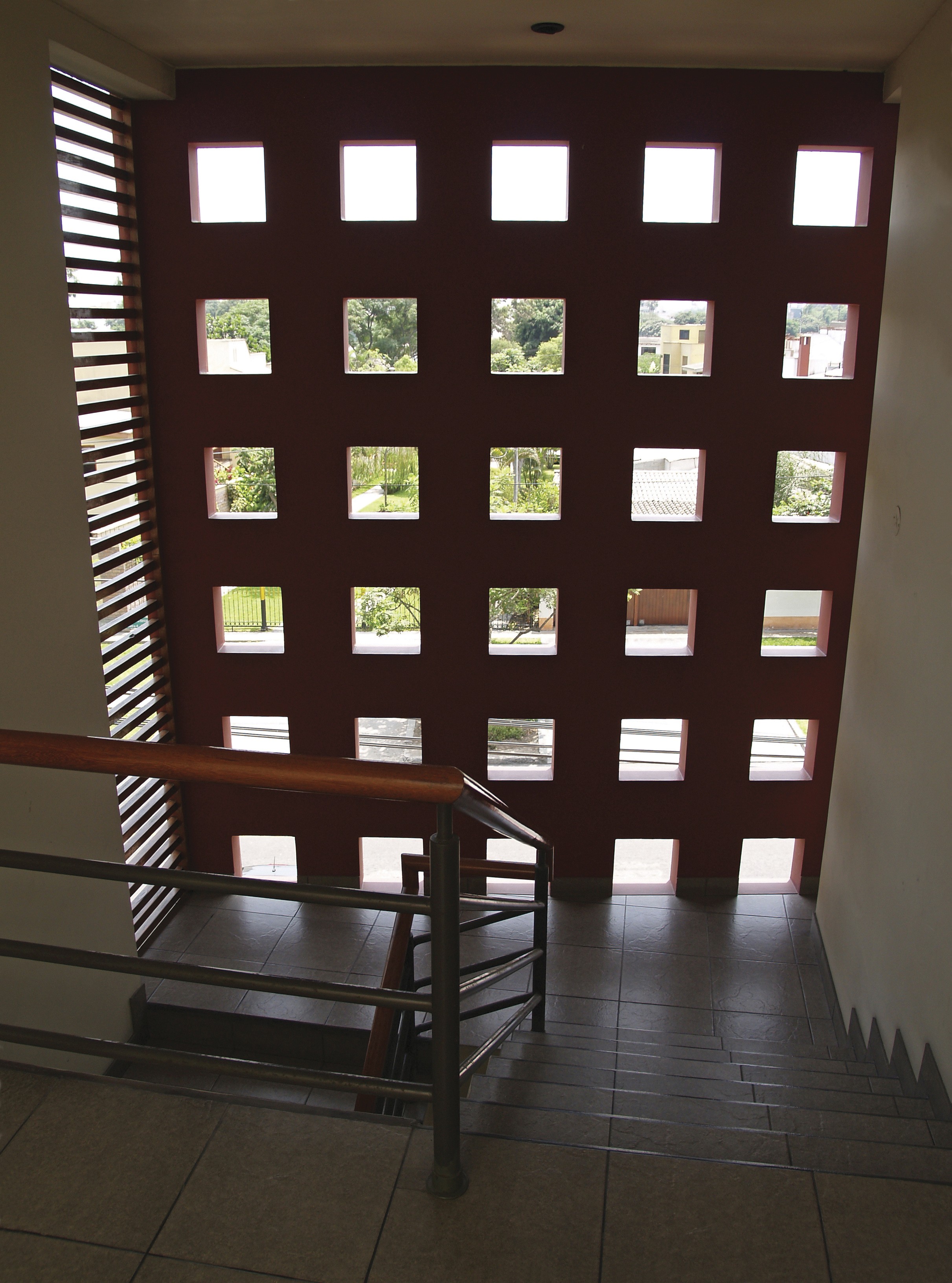 EDIFICIO MULTIFAMILIAR LAS GARDENIAS